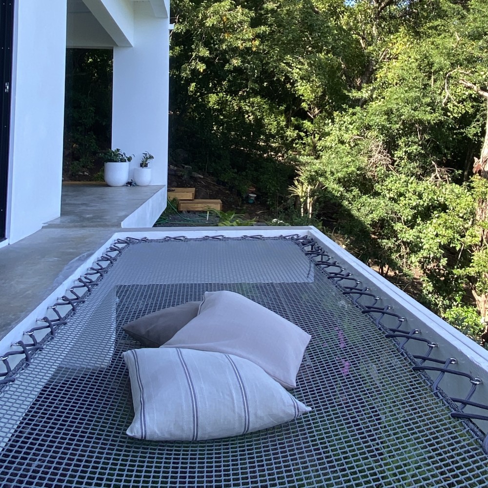 Grey outdoor home net 6.75 m²