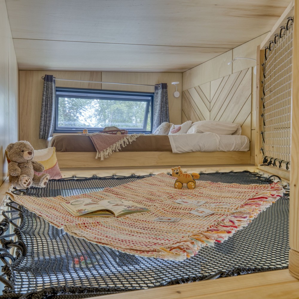 Black mesh home net for Tiny House 4.7 m²